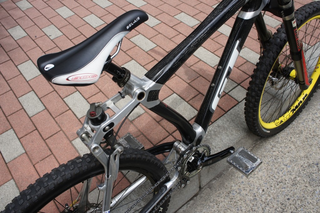 GT STS-DH 1998 DORADO DH - Circle Traders